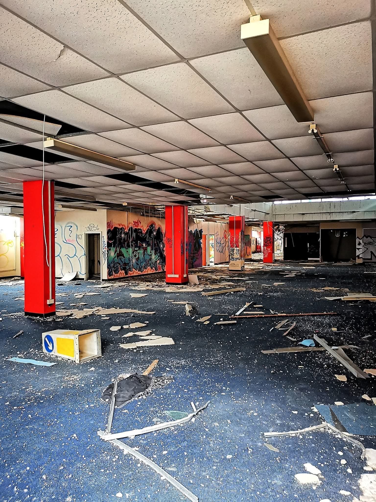 Restaurant & Hotel Internal Soft Strip Out Services